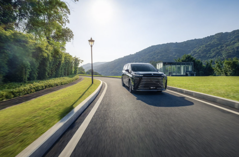 豪华MPV首破15万，星海V9重塑平价豪华