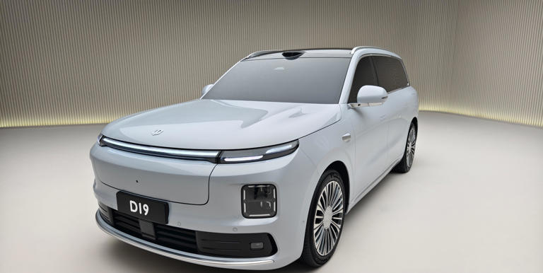 11月7日零跑Lafa5将预售，入门续航515公里，有望10万以内吗？