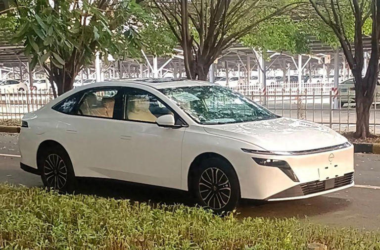 东风日产N6实车曝光！内外延续N7设计思路，又是新爆款？