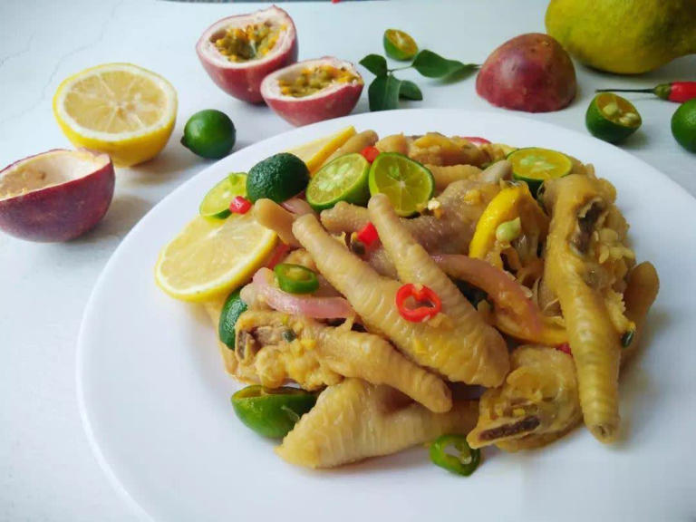 网红款百香果柠檬鸡爪，让人爱上啃“小jiojio”