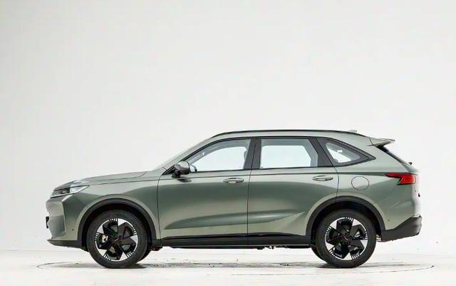 哈弗H6L计划11月上市 配备14.6英寸大屏+HUD 搭载2.0T+9DCT