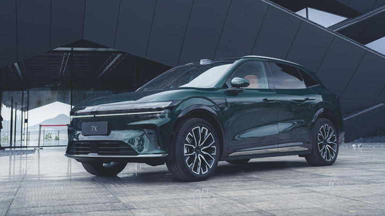 新款极氪7X正式上市,21.98万起售，搭载900V架构