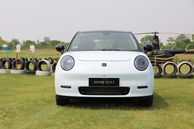 2025款钇为3：解锁505km续航的秋日之旅