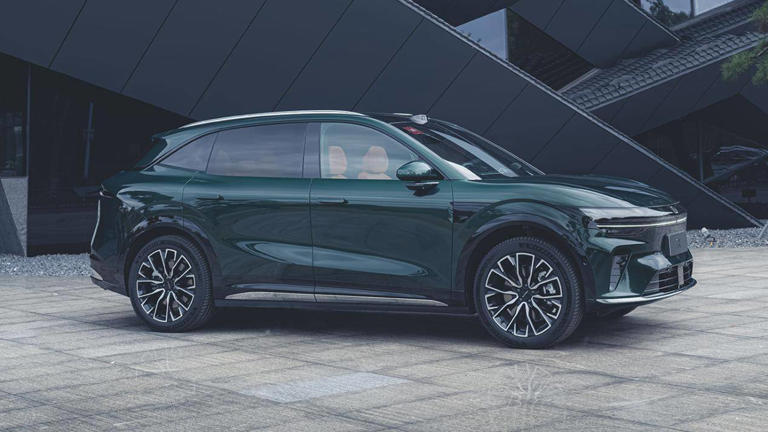 新款极氪7X正式上市,21.98万起售，搭载900V架构