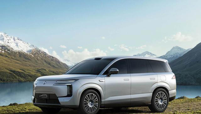 29.98万起，2.0T插混动力，腾势N8L能否成为大六座SUV市场的黑马