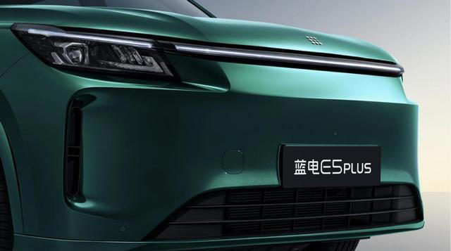 9.98万就能拥有，蓝电E5续航1500km、标配FSD悬架的插混SUV！