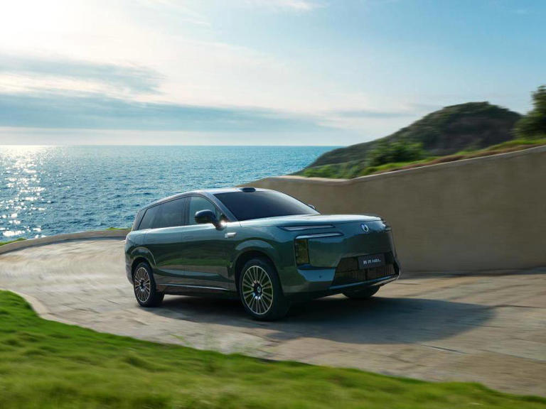 从从容容“不慌张”，游刃有余“超会浪”！腾势N8L起售价29.98万元