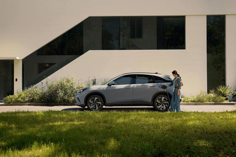 极狐阿尔法T5，把城市NOA的成本打下来