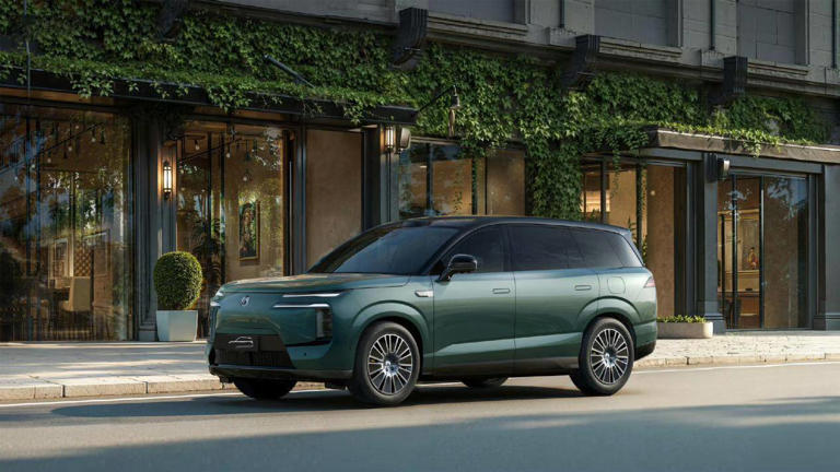 标配易三方+云辇-A 腾势N8L上市 售价29.98万元起！