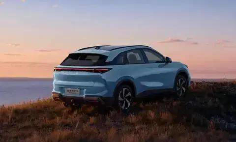 极狐全新阿尔法T5双动力上市，10.98万起享高配与长续航及城区NOA