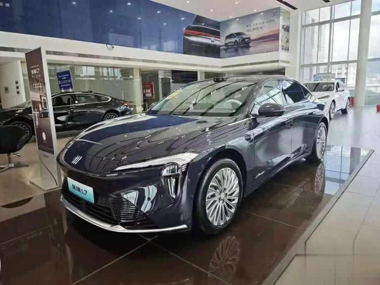 别克至境L7尺寸超君越，配激光雷达和女王副驾，续航1400公里