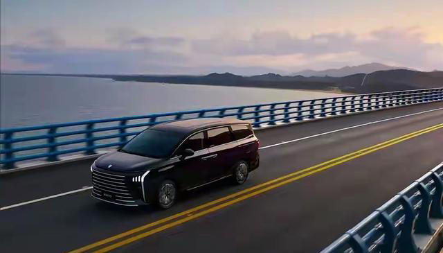 星海V9 14.99万起：这“不赚钱”的MPV，藏着东风的诚意