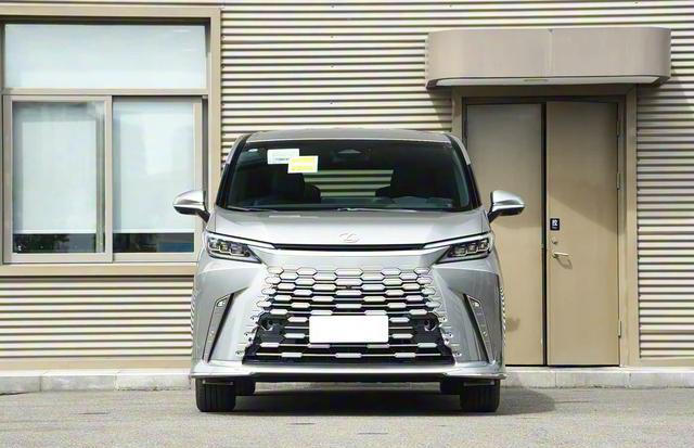 雷克萨斯全新中大型MPV上市！不足120万起外观豪华，搭载2.4T混动