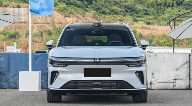 售价22.98万起，2026款极氪7X上市，升级900V电机，最高续航802km