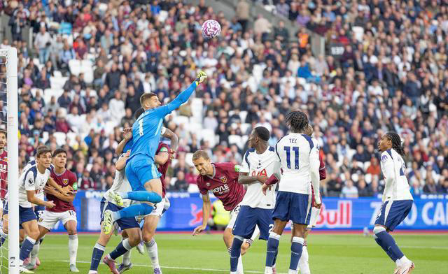 法甲史诗级对攻！巴黎FC3-3绝平里昂 升班马主场捍卫47年荣誉