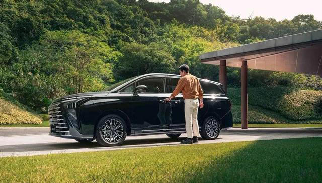 吴镇宇力荐！星海V9：15万级露营MPV真天花板