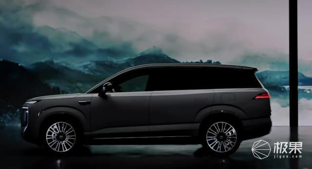 29.98万起！腾势N8L上市掀桌，冰箱彩电大沙发配齐，空间大到离谱，理想L8压力大了？