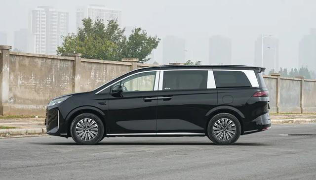 2026款比亚迪夏将于11月4日上市，续航超1500km，剑指GL8！