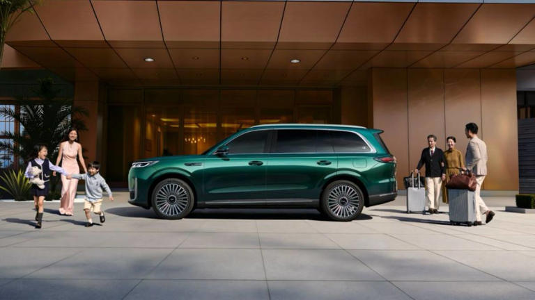 IMAX 影院装上车！「芜湖迈巴赫」奇瑞风云 T11 上市，17.99 万元起