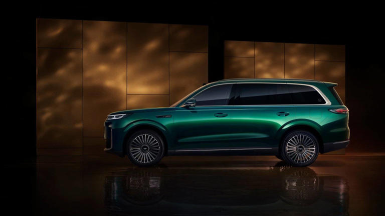 IMAX 影院装上车！「芜湖迈巴赫」奇瑞风云 T11 上市，17.99 万元起