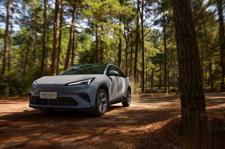 左手拟人NOA，右手似纯电增程，全新阿尔法T5 10.98万起上市