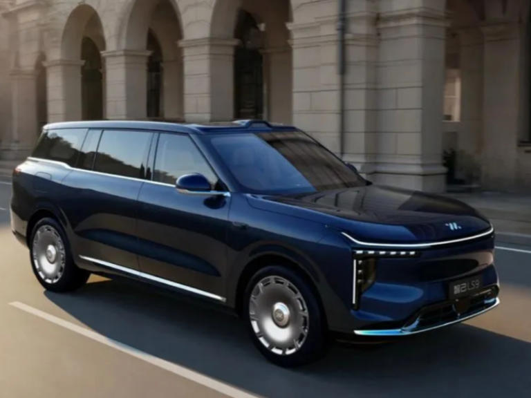 智己官宣新车LS9，上汽亮相最强旗舰，理想L9还能坚持多久？