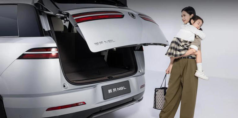 实力派插混大六座大型SUV，腾势N8L 29.98万起售