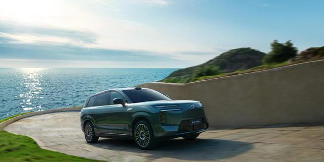 大六座豪华SUV腾势N8L上市，29.98万元起！