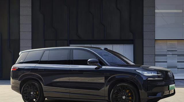 又一大六座SUV，腾势N8L售29.98万起，自己人都不放过