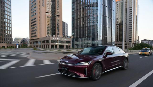 软硬件双领先！风云A9L OTA升级重塑智能出行