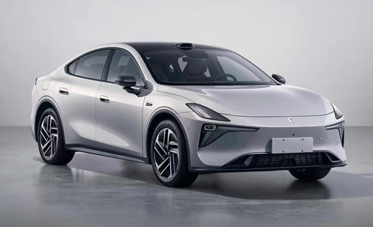 13.99 万起！深蓝 L06 把 30 万级配置塞进电车，670km 续航 + 激光雷达全系有