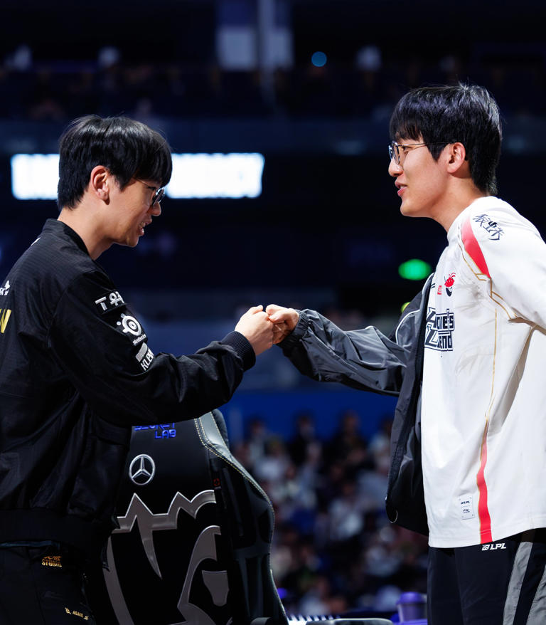 LOL官方分享Doran与Tarzan合影并配文： 一年一度的GRF聚首