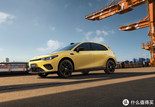 10.58万起！零跑Lafa 5开启预售，160kW电机的纯电小钢炮？