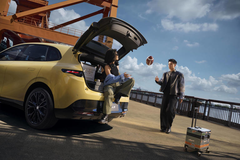 10.58万起解锁Z世代Dream Car！零跑Lafa5预售，重新定义年轻运动轿跑标杆