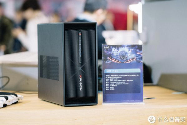 直击英特尔进博会展台：四张Arc Pro B60锐炫专业显卡实装