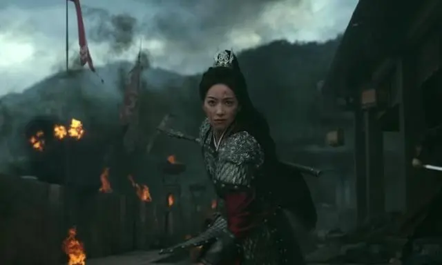 《锦月令》和丁禹兮《山河枕》各看7集，一部已弃剧，一部狂追