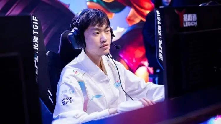 LPL最强教练加盟JDG！TT痛失核心成员，SeTab被爆转会KC