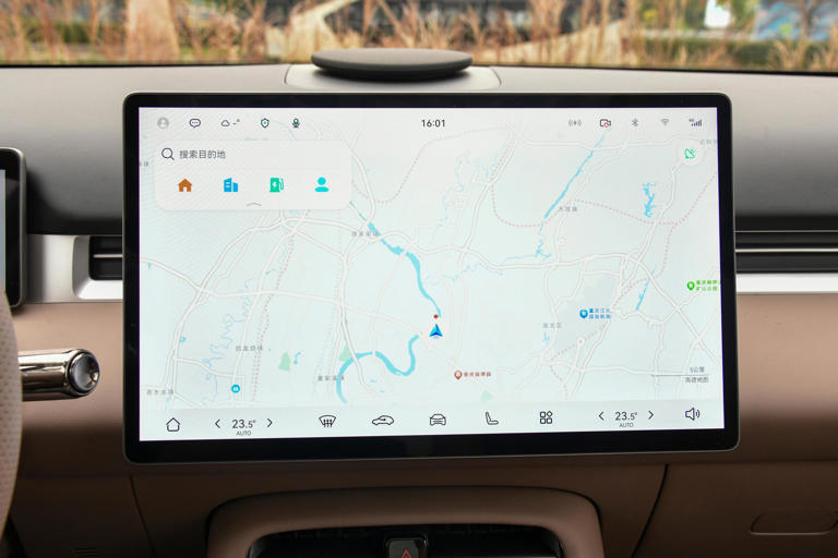 12万级230km纯电续航SUV，蓝电E5 PLUS开启预售