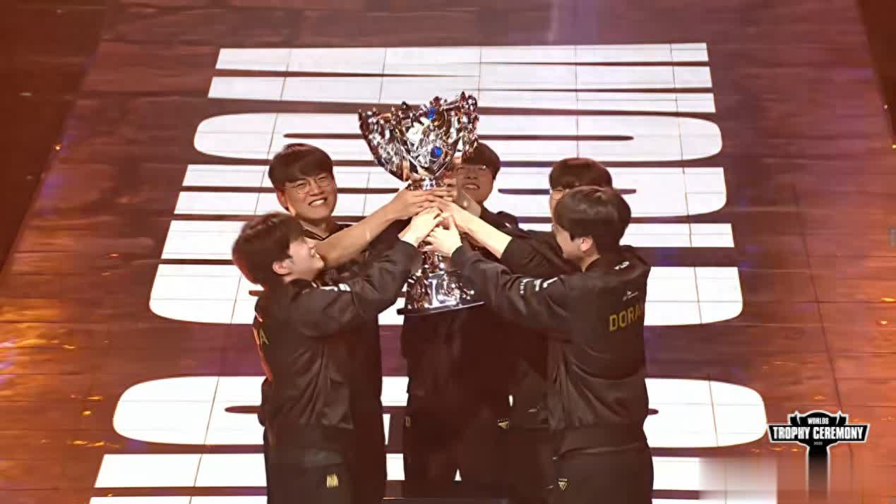 LOL六冠王传奇诞生！Faker加里奥登场，T1决胜局创造新神话