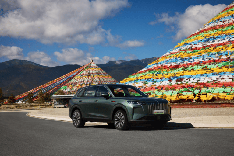 红旗HS6 PHEV强势来袭，以硬核实力重塑插电混动SUV新标杆