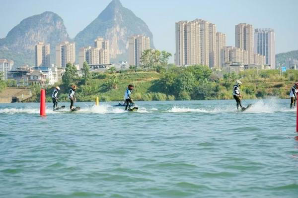 柳州市第十六届运动会动力冲浪板比赛圆满落幕