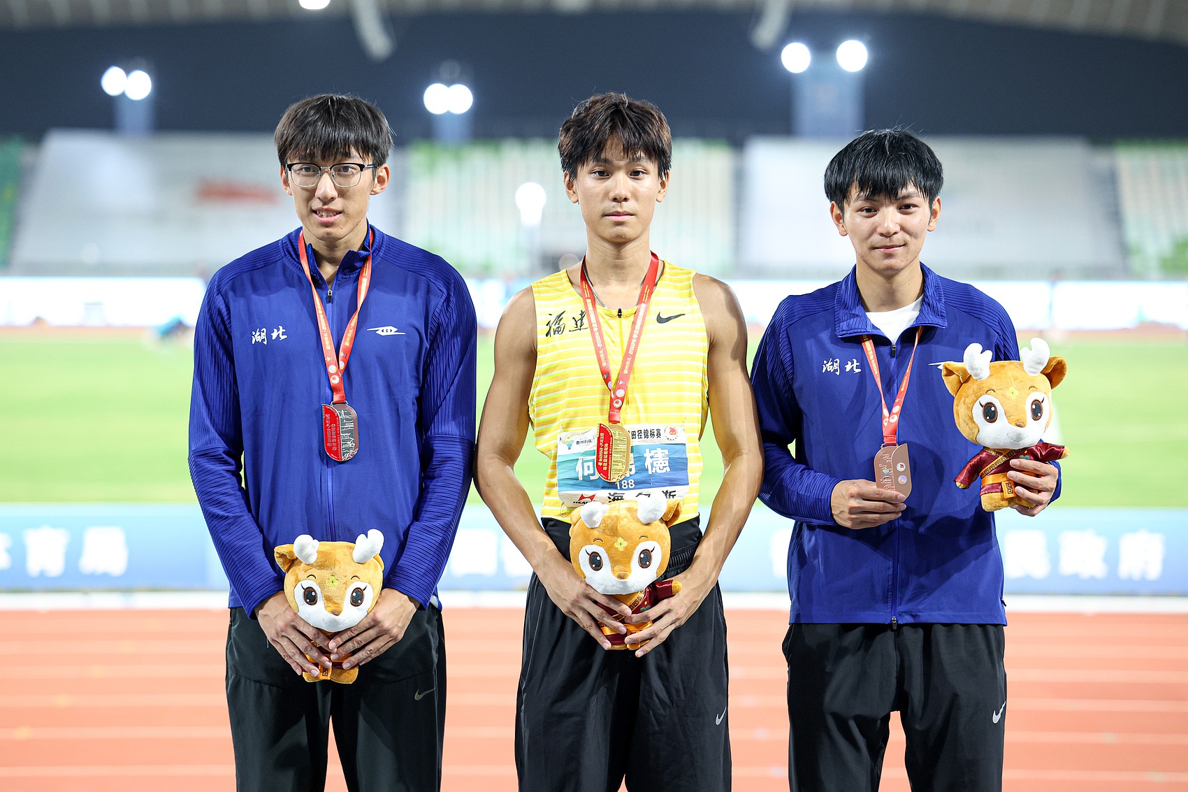 十五运丨先取预赛头名再从死亡小组突围，湖北选手李泽洋强势晋级100米决赛