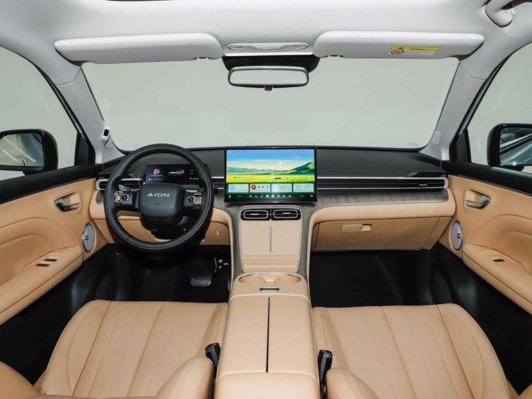 埃安AION i60正式上市，10.48万起，比Y性价比还高