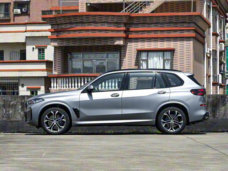 26款宝马X5售价亲民，配运动套件，3.0T四驱+8AT