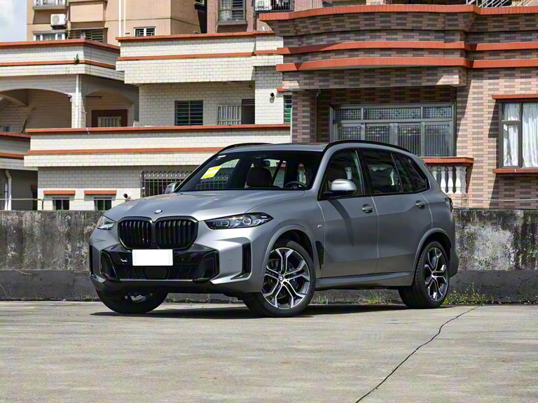 26款宝马X5售价亲民，配运动套件，3.0T四驱+8AT