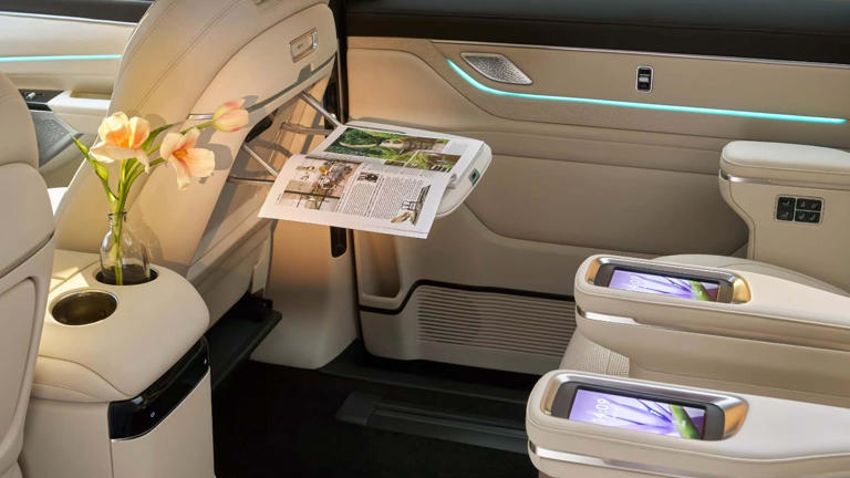 吉利银河首款MPV曝光，V900采用增程动力