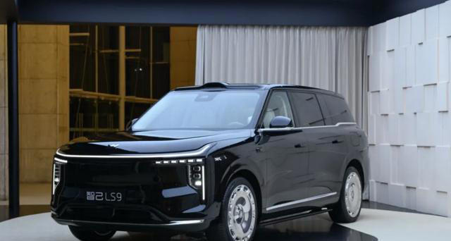 有地暖的大六座SUV，是南方车企做的智己LS9