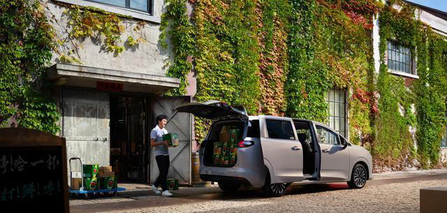 五菱 800万 MPV传奇再升级，星光 730 预售来袭，解锁家庭出行新体验