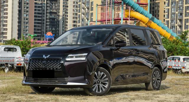 10万出头买MPV，还是插混动力，星光730 PHEV值得选吗？