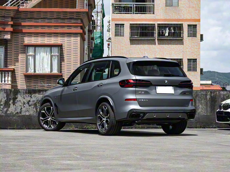 26款宝马X5售价亲民，配运动套件，3.0T四驱+8AT